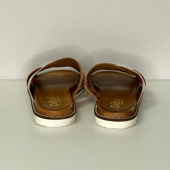 Diba | Shoes | Diba Flat Sandals Whit Gold Supported Soles 85 | Poshmark